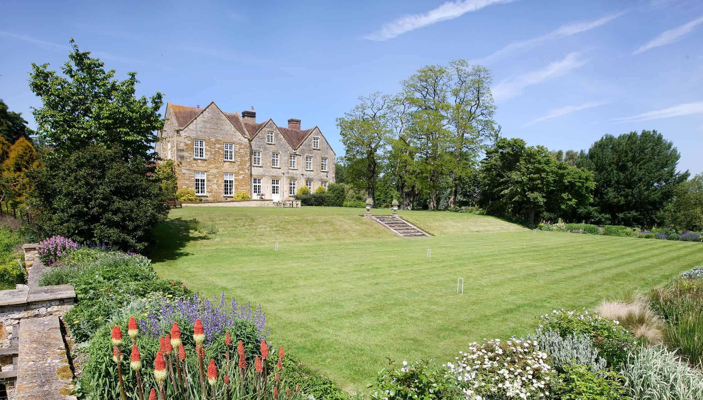 Talton House, Warwickshire | Sleeps 24 | Hot Tub | Landed Houses
