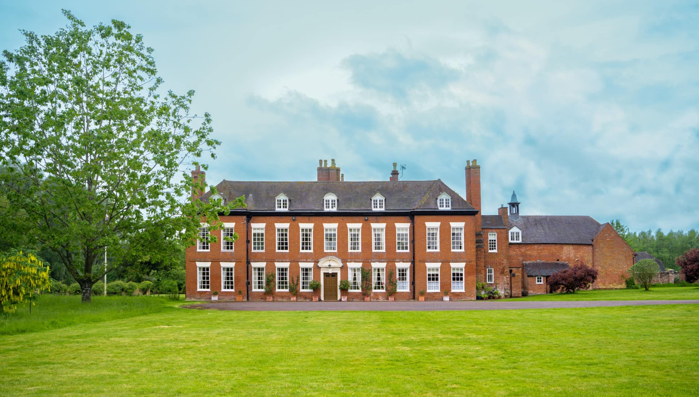 Blyth Hall, Warwickshire | Sleeps 30 | Tennis Court | Landed Houses