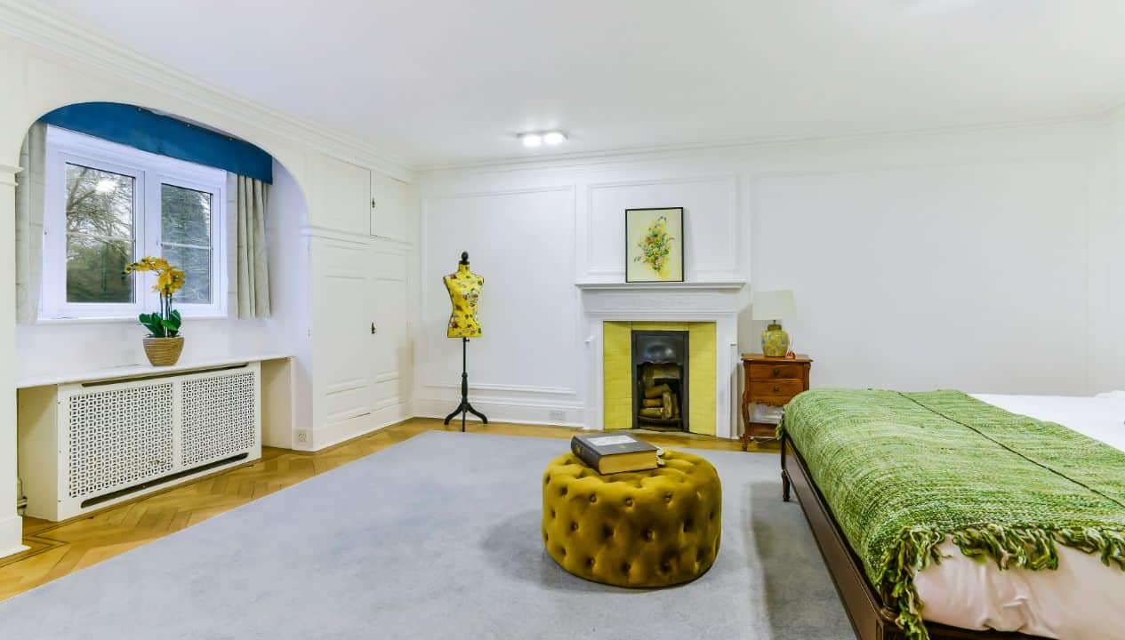 Kingswood Manor, Surrey | Sleeps 24 | Landed Houses