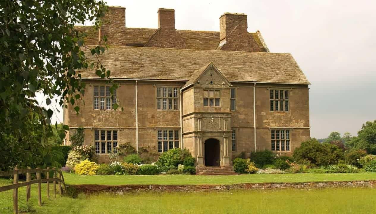 Treowen, | Landed Houses